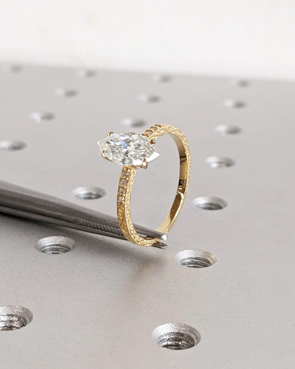 Vintage Engagement Ring, 18K Gold, Hand Engraved Ring, Moissanite Enga ...