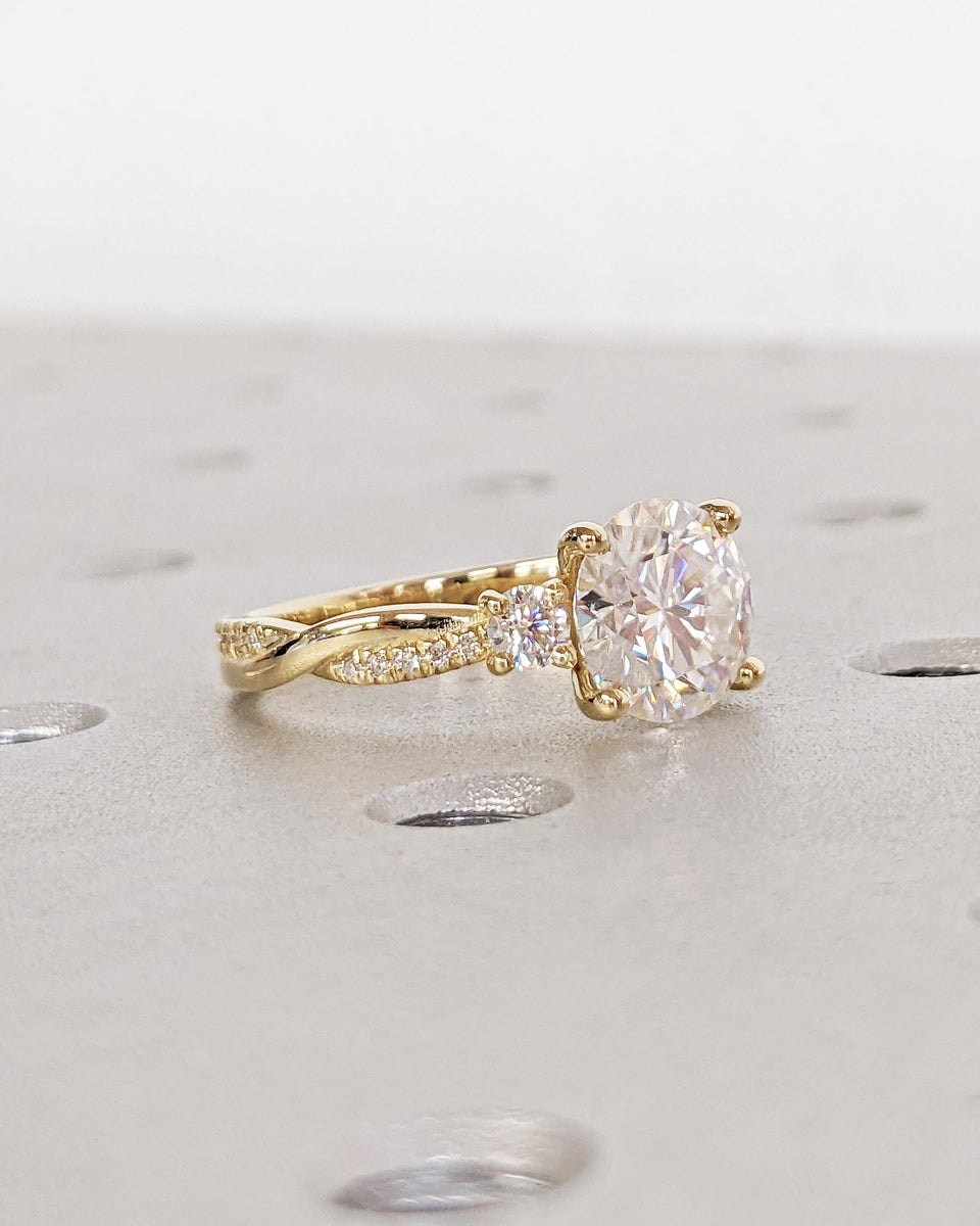 Category_Moissanite Engagement Rings, Type_Engagement Ring, Center ...
