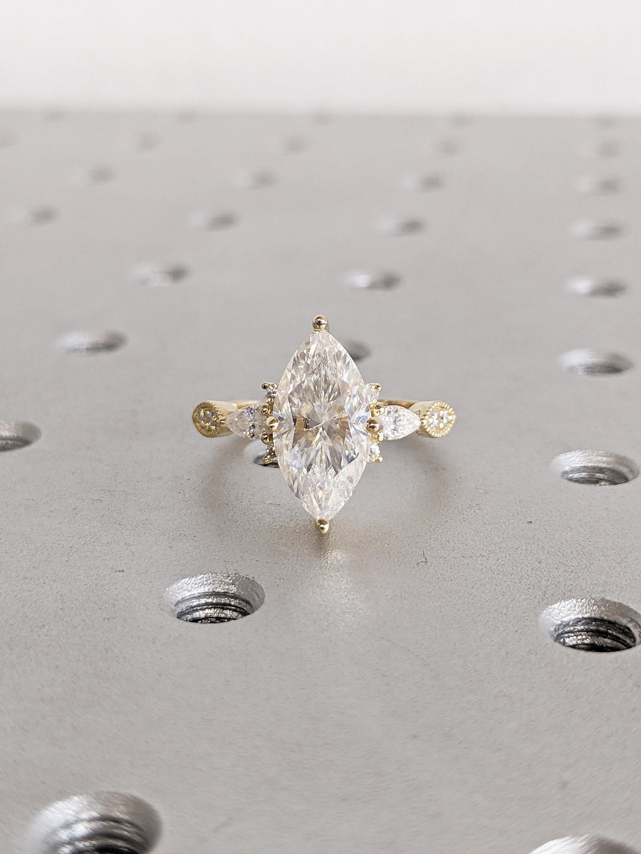Category_Moissanite Engagement Rings, Type_Engagement Ring, Center ...