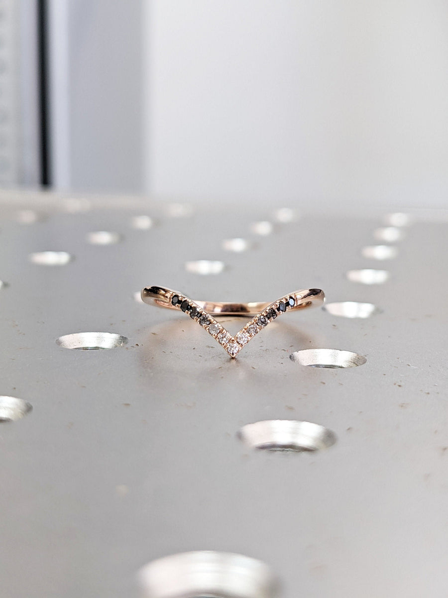 14K Gold Ombre Diamond Chevron Ring/Diamond Shimmering Ring/Gold V Sha ...