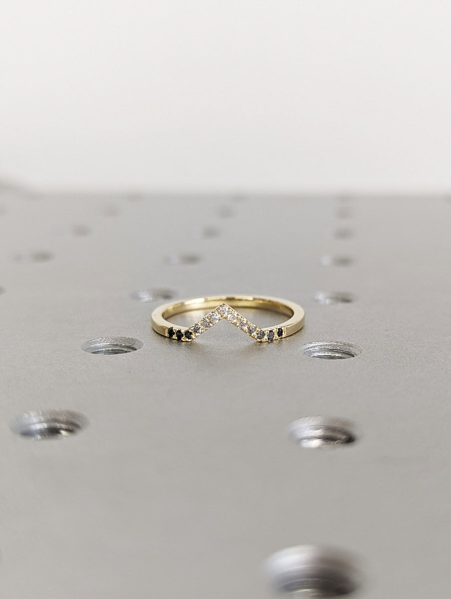 14K Gold Ombre Diamond Chevron Ring/Diamond Shimmering Ring/Gold V Sha ...