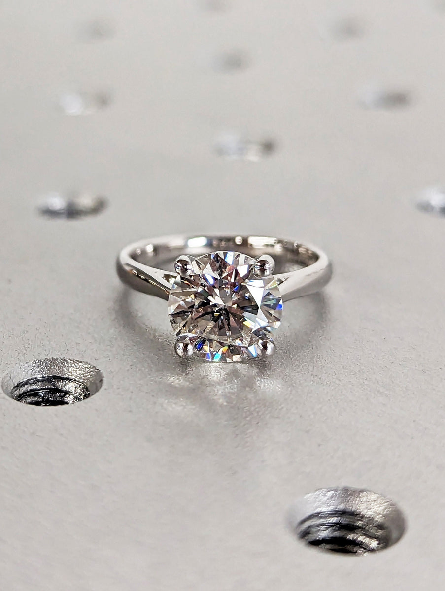 4-Prong Round Engagement Ring in 14k Solid Gold / 2 CT Moissanite Enga ...