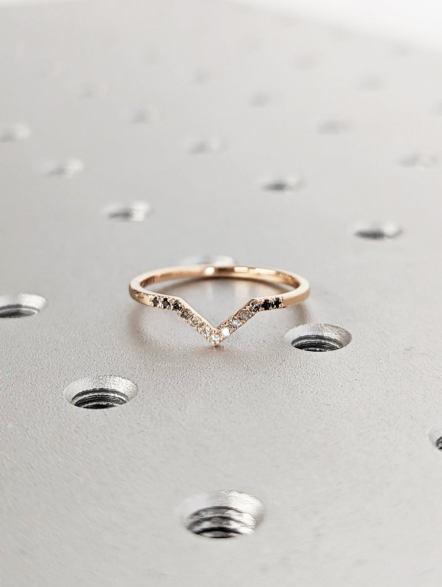 14K Gold Ombre Diamond Chevron Ring/Diamond Shimmering Ring/Gold V Sha ...