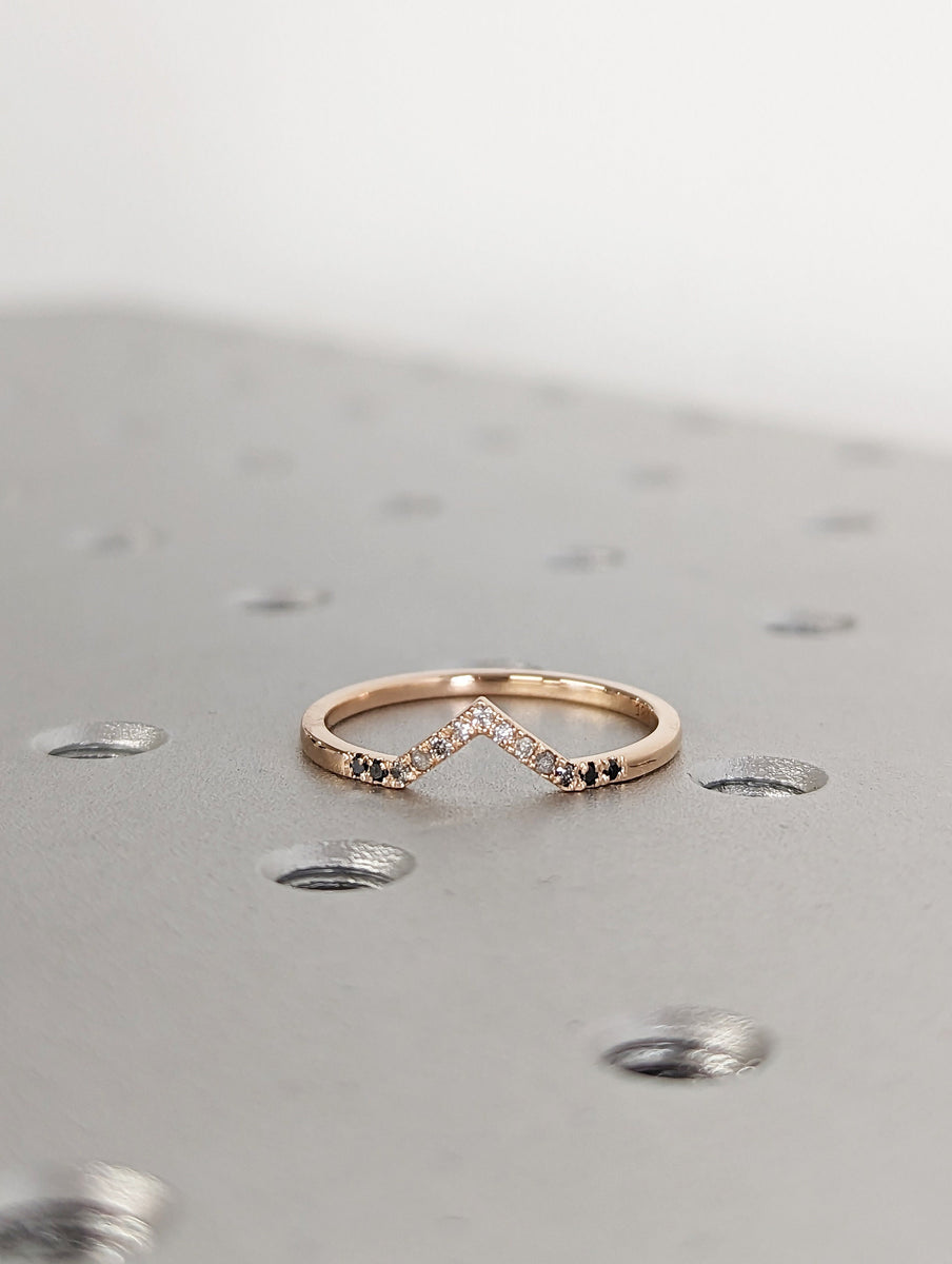 14K Gold Ombre Diamond Chevron Ring/Diamond Shimmering Ring/Gold V Sha ...