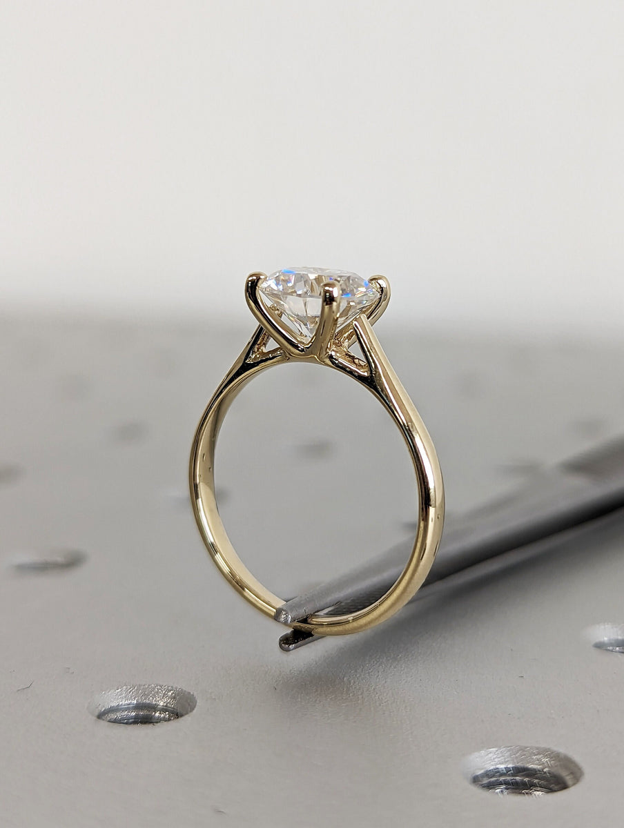 4-Prong Round Engagement Ring in 14k Solid Gold / 2 CT Moissanite Enga ...